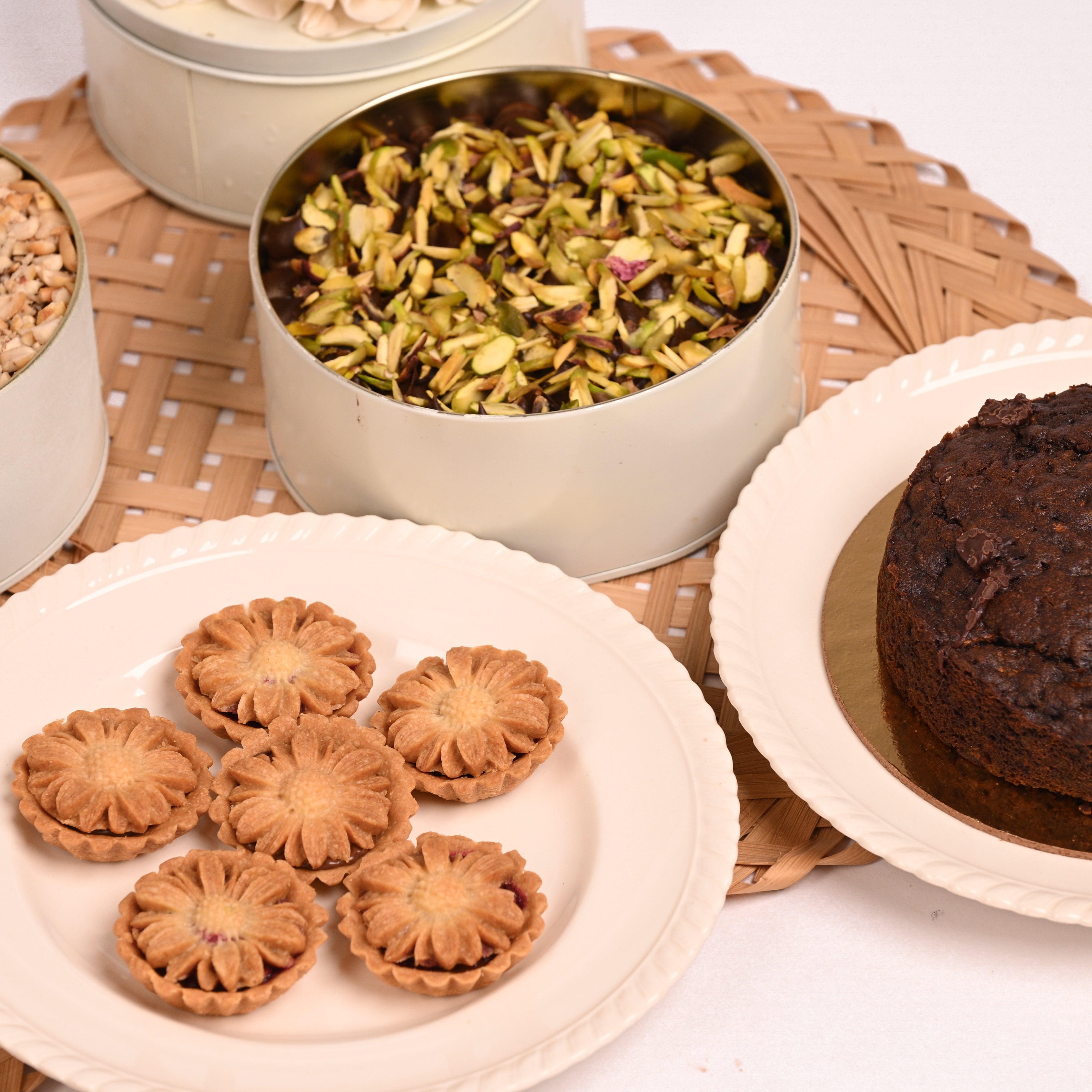 Pistachio Chocolate-chip Dabba – TheSaturdayClub